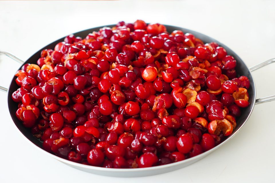 Dulceață de vișine și sirop de vișine pregătite deodată | Laura Laurențiu