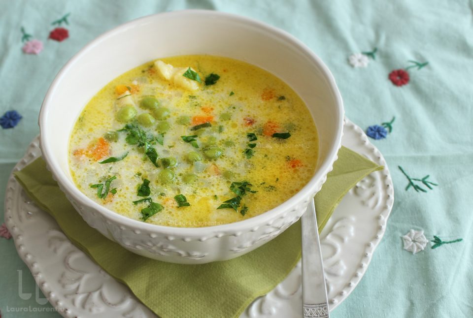 Supa de mazare cu galuste - reteta ardeleneasca | Laura Laurențiu