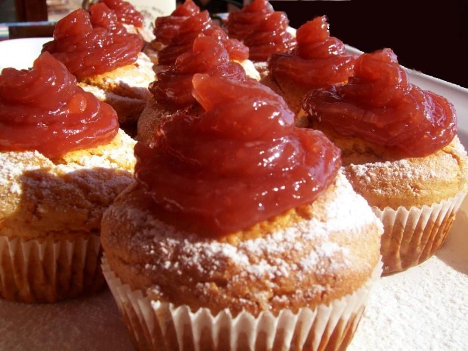 Muffins cu visine | Laura Laurențiu