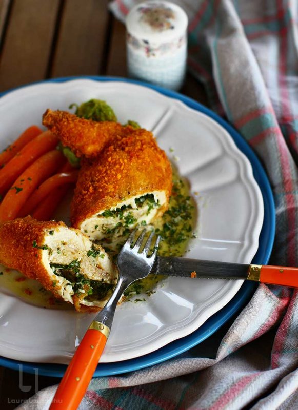 Piept de pui Kiev - rețetă clasică explicată detaliat | Laura Laurențiu