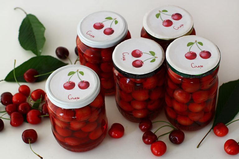 Compot de cireșe pentru iarnă | Laura Laurențiu