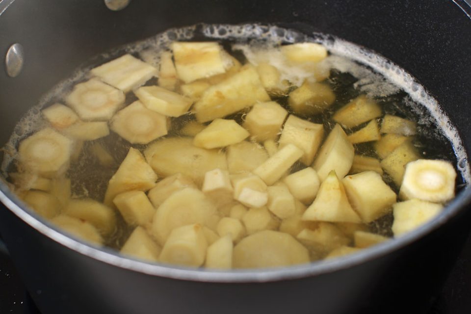 Piure de păstârnac cu unt și smântână | Laura Laurențiu