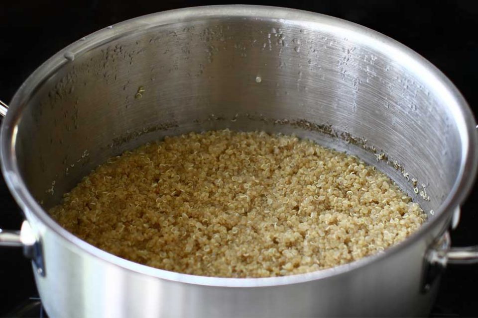 Salată de quinoa cu crudități | Laura Laurențiu