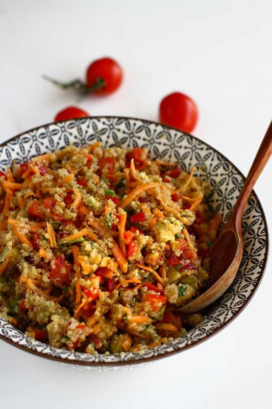 Salată de quinoa cu crudități | Laura Laurențiu