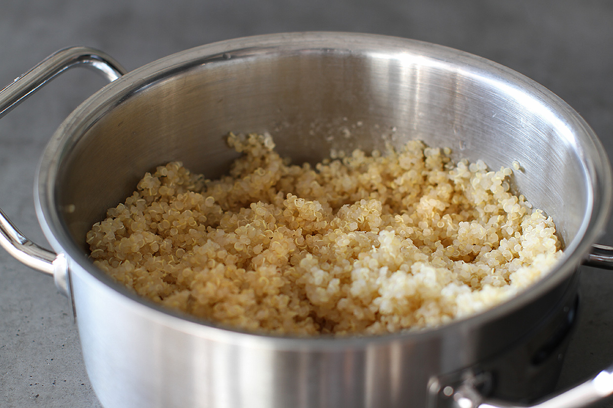 Salată mexicană cu fasole roșie, porumb, avocado și quinoa | Laura ...