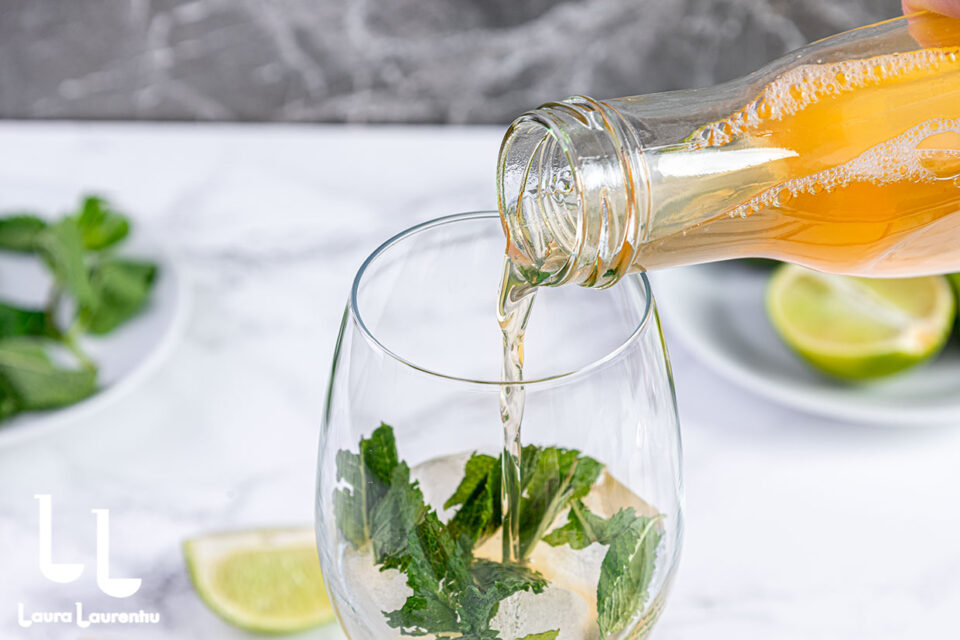 Cocktail Hugo - rețetă la minut pentru o băutură de vară | Laura Laurențiu