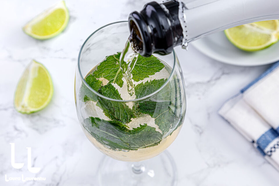 Cocktail Hugo - rețetă la minut pentru o băutură de vară | Laura Laurențiu