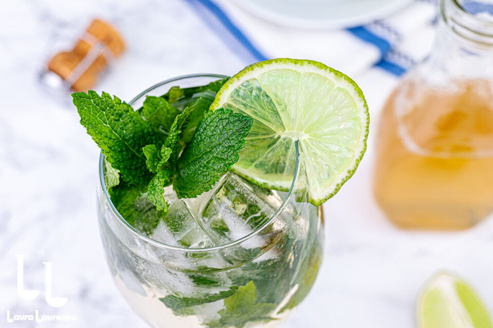 Cocktail Hugo - rețetă la minut pentru o băutură de vară | Laura Laurențiu