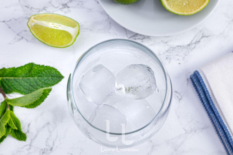Cocktail Hugo - rețetă la minut pentru o băutură de vară | Laura Laurențiu